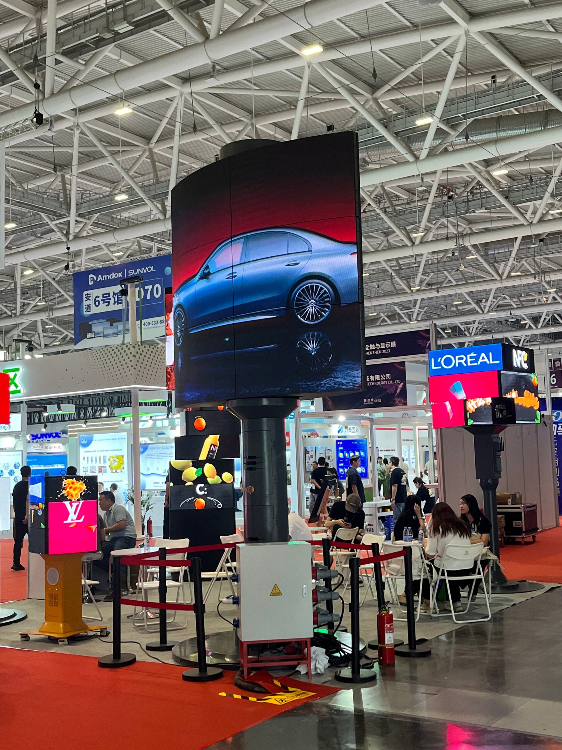 Curved Rotation led Cube screen - Top quality led display manufacturer